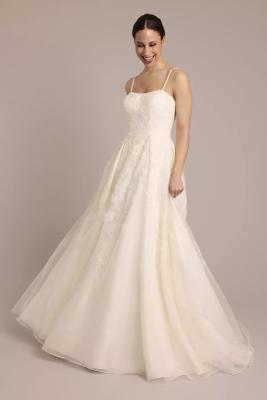 China Perfect Spaghetti Straps Applique Lace Boat Neckline Beaded Chapel Train Zipper Ivory Organza Ball Gown Wedding Dress for sale