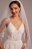 China Fairytale Beaded Appliqued Lace V-neck Zipper A-line Spaghetti Straps Sweep Train Split Slit Ivory Tulle Wedding Dress for sale