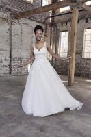 China Plus Size V-neck Beaded Empire Spaghetti Strap Applique Lace-up Chapel Train Ivory Tulle Tank Ball Gown Wedding Dress for sale