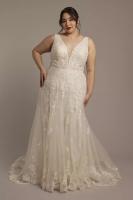 China Glamorous Plunging Neckline Tank A-line Lace Appliques Chapel Train Zipper Plus Size White Tulle Wedding Dress for sale