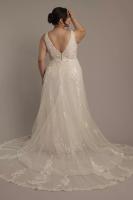 China Glamorous Plunging Neckline Tank A-line Lace Appliques Chapel Train Zipper Plus Size White Tulle Wedding Dress for sale