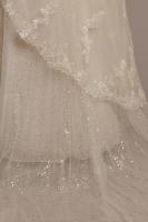 China Glamorous Plunging Neckline Tank A-line Lace Appliques Chapel Train Zipper Plus Size White Tulle Wedding Dress for sale