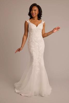 China Modern Illusion Back Lace Appliques Chapel Train Cap Sleeve Sheath V-neck Mermaid White Organza Wedding Dress for sale