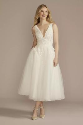 China Flirty A-line Plus Size Tea-length Plunging Neckline Tank Straps Appliqued Lace Zipper White Organza Midi Wedding Dress for sale