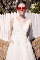 China Flirty A-line Plus Size Tea-length Plunging Neckline Tank Straps Appliqued Lace Zipper White Organza Midi Wedding Dress for sale