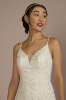 China Exquisite Plus Size A-line Plunging Neckline V-neckline Zipper Spaghetti Strap White Lace Wedding Dress for sale