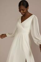 China Dreamy Long Billow Sleeve A-line Keyhole Back Zipper V-neck Split Slit Pleated Ivory Chiffon Wedding Dress for sale
