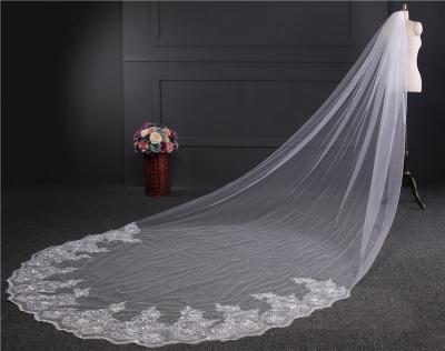 China Beautiful Customized 4m*1.6m Wholesale Long Cathedral Appliqued Lace Tulle Bridal Wedding White Veil With Hair Comb for sale