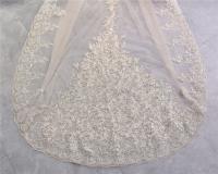 China Elegant Customized 3m*1.5m Wholesale Appliqued Lace Sequins Tulle Bridal Wedding Ivory Veil With Hair Comb for sale