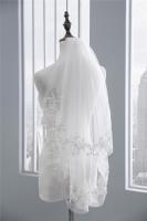 China Elegant Customized Wholesale Two Layers Tulle Appliqued Lace Short Bridal Wedding Veil With Hair Comb for sale