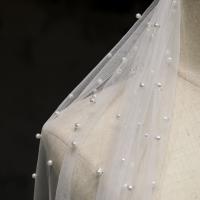 China New Styles Customized Wholesale 0.9m*1.4m Beaded Tulle Bridal Wedding White Veil With Metal Hair Comb for sale