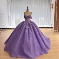 China Elegant Off-the-shoulder Ball Gown Sweetheart Neck Court Train Appliqued Lace Girls Long Lilac Tulle Quinceanera Dress for sale