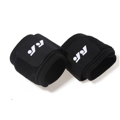 China Adjustable Sports Wrist Support Brace for Basketball Badminton Fitness Breathable Elastic Compression 10x10x4cm for sale