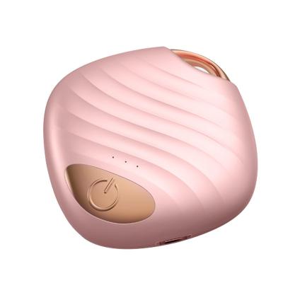 China 39.8 Million Negative Ion Portable Neck Air Purifier 30h Battery Wearable Dust Removal for sale