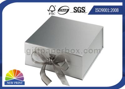 China Customized Design Ribbon Closure Cardboard Gift Box 4C Printing for sale