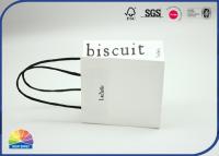 China Customized Handle White Kraft Paper Gift Bag Luxury Matte Varnishing For Shopping for sale