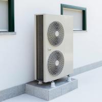 China 10000BTU Air Source Heat Pump 400sqft 16kW Quiet Air Purifying Air Conditioner for sale