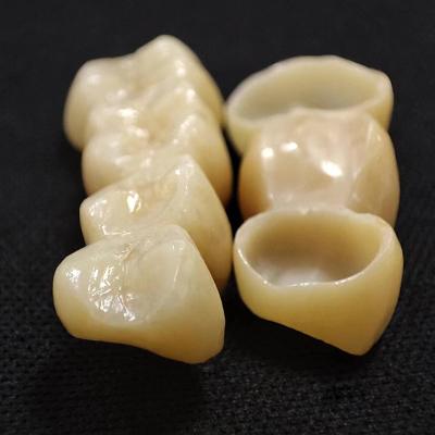 China Medical Grade Zirconia Crowns Full Contour Stained Polished for Broken Teeth for sale