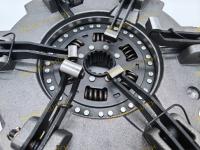 China Heavy Duty Clutch Cover Replacement for IH 55 65 75 85 90 90 4WD 95 95 4WD Tractors for sale