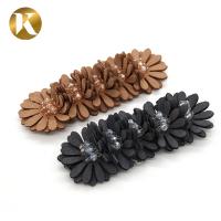 China Handicrafts Chrysanthemum Crystal Shoe Buckles With SGS Certification for sale
