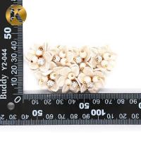 China Handmade Ladies Crystal Shoe Buckles Customized Color Special Cloth Material for sale