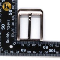 China Popular 35mm Black Pin Belt Buckles With Smooth Surface Treatment for sale