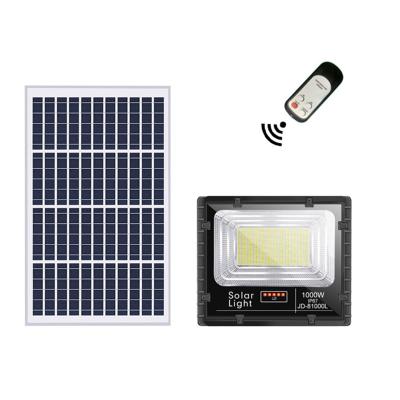 China Outdoor IP67 Solar Flood Light Security LED Lamp 100W 200W 300W Powered Focus for sale