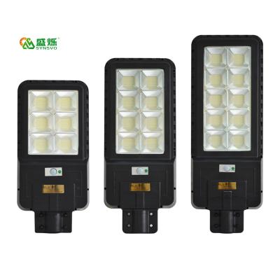 China Aluminum IP65 Waterproof  Solar Street Light 400W 600W Large Capacity Battery for sale