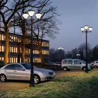 China IP65 Outdoor Solar LED Landscape Pathway Light Solar Garden Lights 3 head lamps for sale