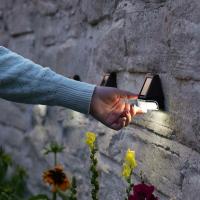 China 6V 4W Solar Wall Light Portable For House Emergency Lighting for sale