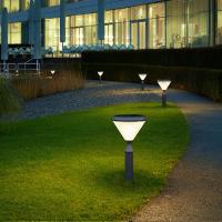 China Aluminum Waterproof 3.2V Solar Wall Garden Light 50000H Post Pillar Pathway Decoration for sale