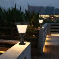 China Outdoor Solar Fence Main Gate Pillar 3.2V LED Post Lights Garden Decor for sale