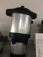China OEM Compatible Silver Hydraulic Gear Pump with 20 Mpa Maximum Pressure for Excavators for sale