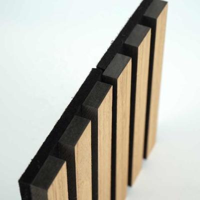 China Fireproof Panel Wpc Interior Durable Natural Oak Acoustic Slat Water Proof for sale