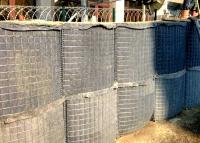 China Sand Filled Recoverable 50x50mm Military Hesco Barriers for sale
