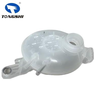China Ford Focus Auto Expansion Tank JX618A080BB Coolant Overflow Tank Simple Installation for sale