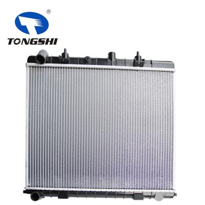China Aluminum Core Tube-fin Structure Car Radiator for Rover 4.0 I V8 1998- MT with 2 Years Warranty for sale