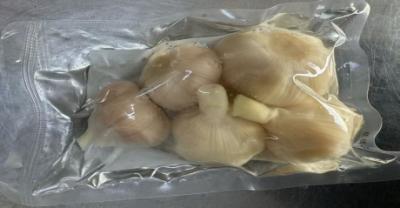 China Crisp Sweet And Sour Flavor Whole Clove Pickled Food Preserved Garlic Clove Appetizer for sale