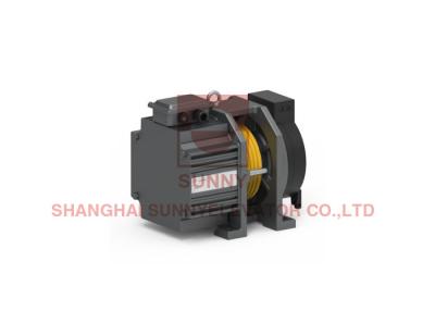 China 200mm Sheave Elevator Gearless Traction Machine With EMFR DC110V / 2.0A for sale