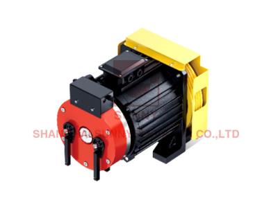 China 320 - 630kg Gearless Traction Machine 0.4 - 1.75m/S Roping 2:1 F Class IP41 16 Poles for sale