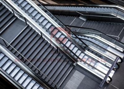 China Single Arrangement K Escalator with 0.5m/s Speed and 35° Angle in Stainless Steel 304 for sale
