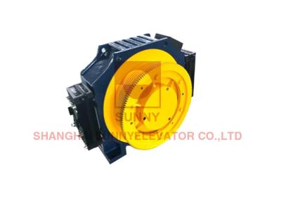 China 32 Poles Passengers Gearless Traction Machine Motor 1050kg Load for sale