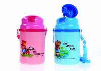 China Large 700ML Safest Non Toxic Portable Kids Plastic Water Bottles In The Car for sale
