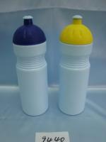 China Lightweight High - Density Polyethylene Plastic Promotional Drinking Water Bottles for sale