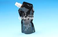 China Aluminum Foil Reusable Plastic Drinking Water Bag with Carabiner And Spout for sale