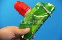 China Collapsible Plastic Anti-bottle Water Bag With Carabiner Hook for sale