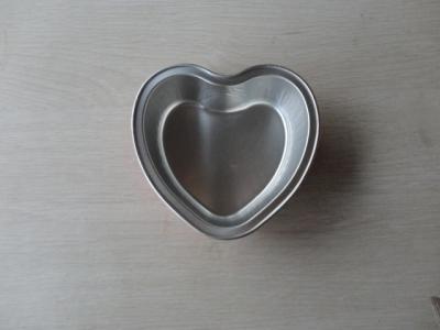 China Wrinkle Free Foil Food Containers With Coated Heart Shape , Hotel Aluminium Food Trays for sale