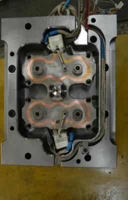China Single Cavity Hot Runner Injection Mould PP For Cosmetic Bottle Cap for sale