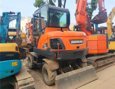 China Used Doosan Mini Wheel Excavator Doosan Dx60W, Secondhand Doosan 6 Ton Hydraulic Mobile Digger Dx60W in Stock for sale