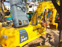 China Komatsu PC240-8 Excavator High Quality on Sale, Used Original Komatsu Crawler Excavator PC200 PC210 PC220 PC230 PC240 PC270 PC300 with 1-Year Warranty Hot Sale for sale